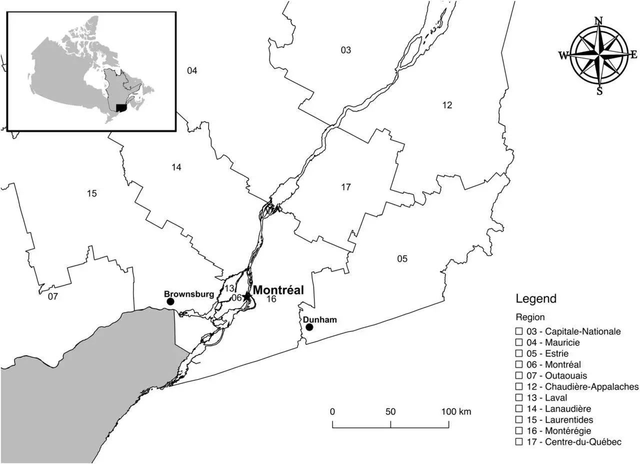 Léarscáil de réigiúin riaracháin dheisceart Québec agus na huimhreacha aitheantais comhfhreagracha laistigh den réigiún staidéir. Léiríonn Inset suíomh Québec (imlíneach) agus réigiún staidéir (scáthdhubh) laistigh de Cheanada.