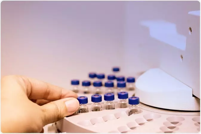 I-mass spectrometry idityaniswe ne-electrochemistry ukuchonga iiprotheni kwisisombululo